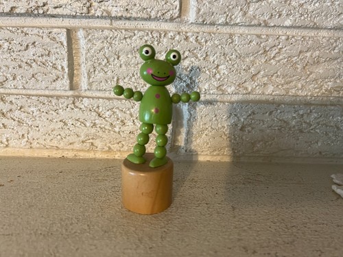 Rare VINTAGE 2010 PUSH BUTTON Dancing PUPPET Wooden Frog figure Jo-Ann ...