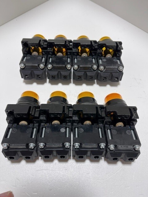 SIEMENS 52BL4C2 Amber Pilot Light 120VAC Full Voltage w/ 120MB Lamp | eBay