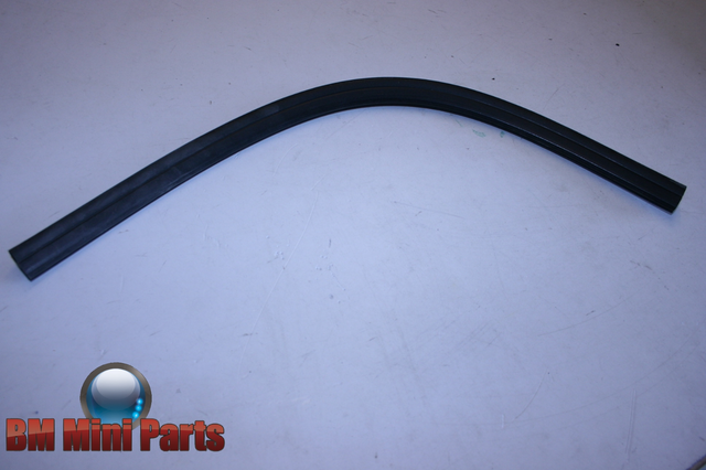 BMW E9x Bonnet Front Centre Rubber Seal 51767143757 for sale online | eBay