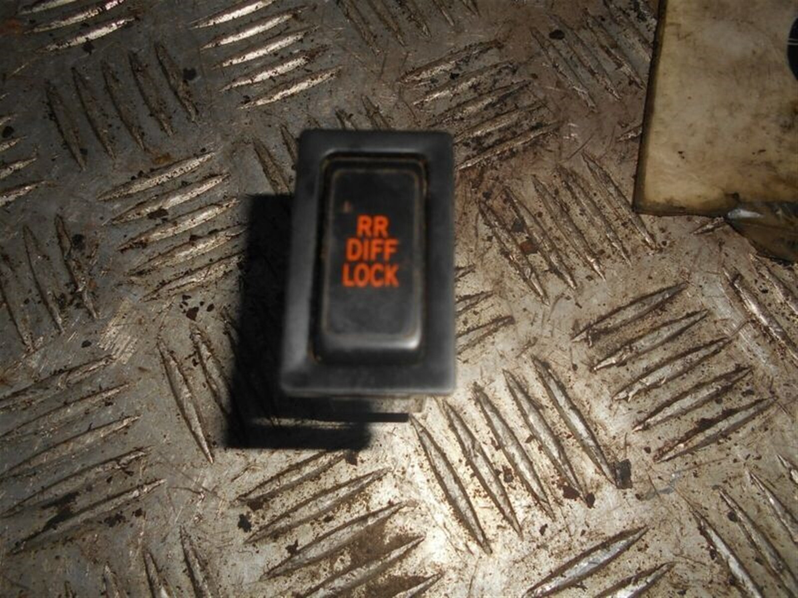 Bfd003343 2004 Toyota Hilux Diff Lock Switch Ebay Uk 1437
