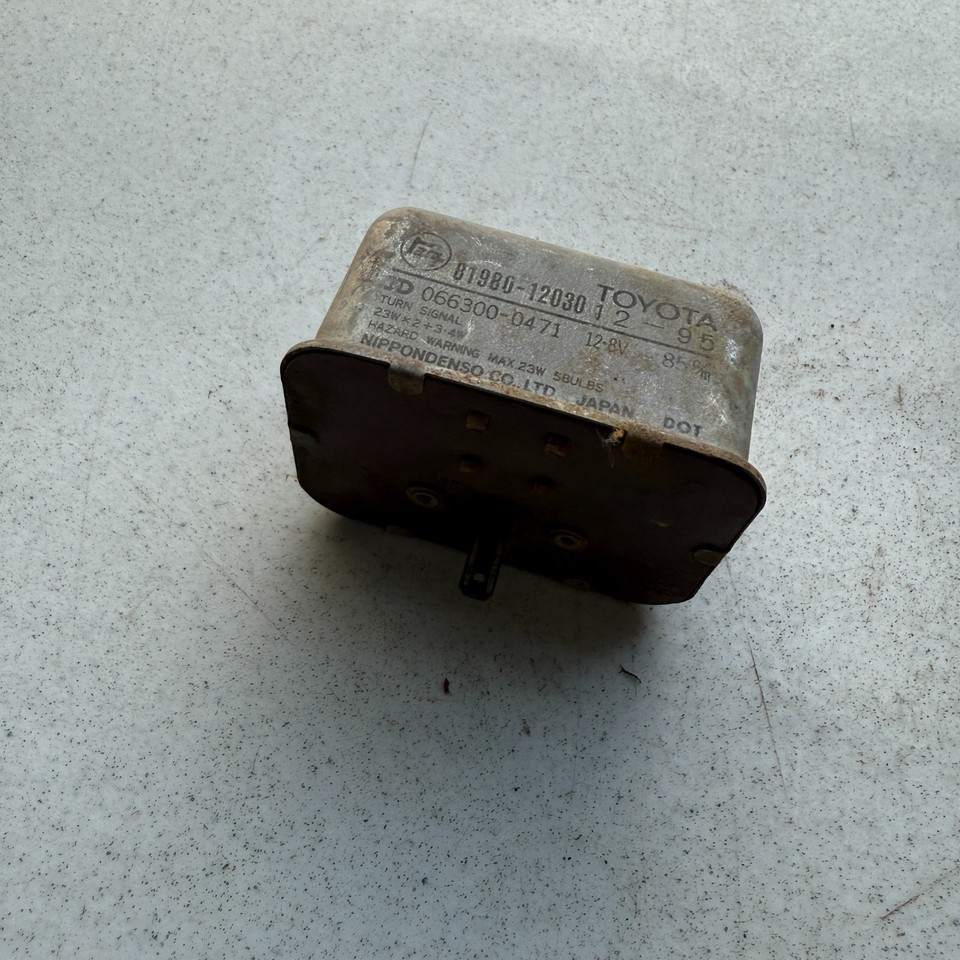 Toyota Celica Corolla Carina TA22 TE27 81980-12030 flasher relay turn ...