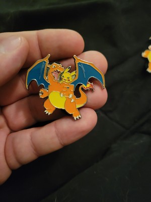 Pokemon Charizard & Pikachu Pin 25th Celebrations Ultra Premium ...