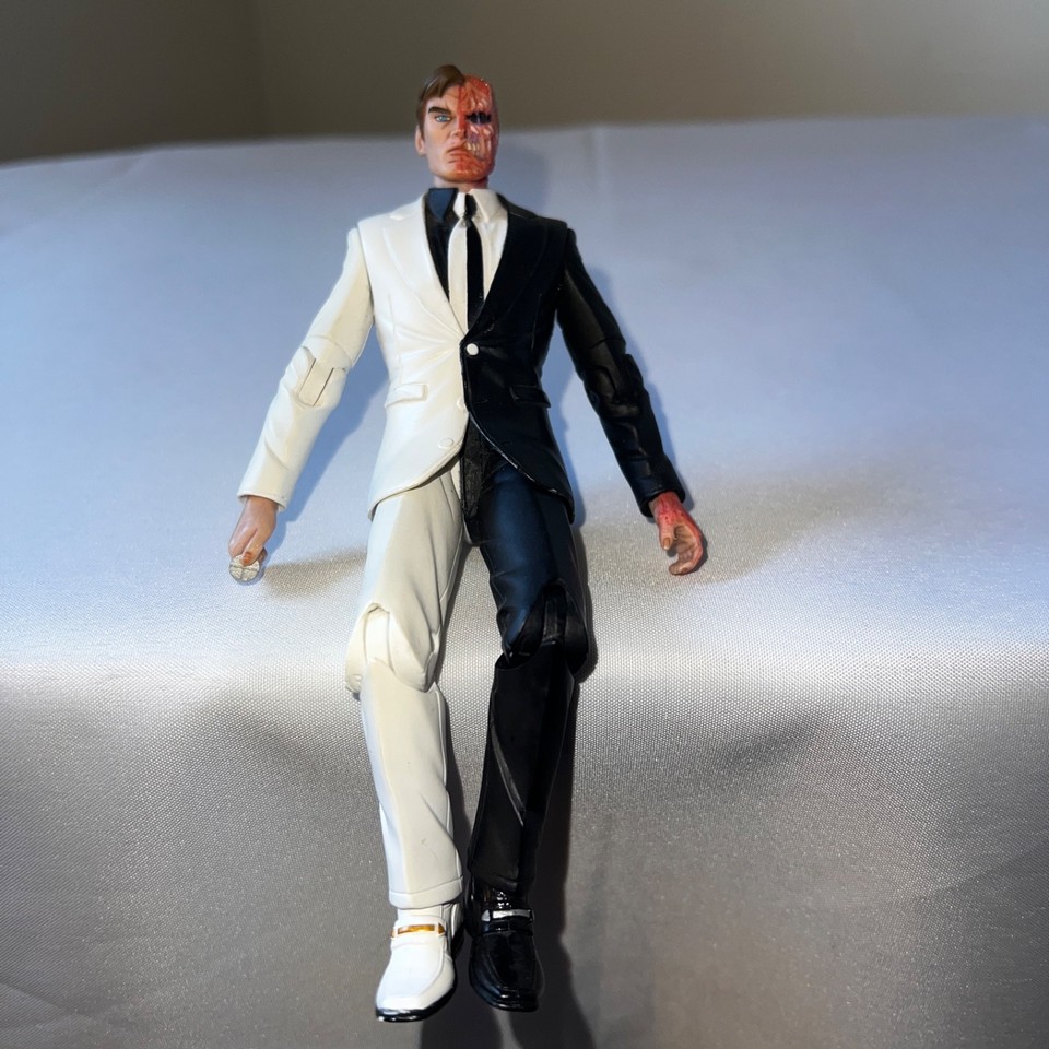 DC Comics Designer Series Two-Face Action Figure Greg Capullo Batman’s ...