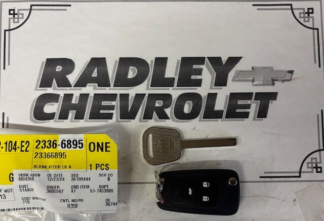 NEW GM OEM KEY KIT- GENERAL MOTORS GMC 23366895 | eBay