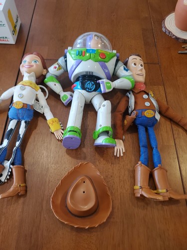 Disney Pixar Toy Story Buzz Lightyear , Woody With Pull String... PART ...