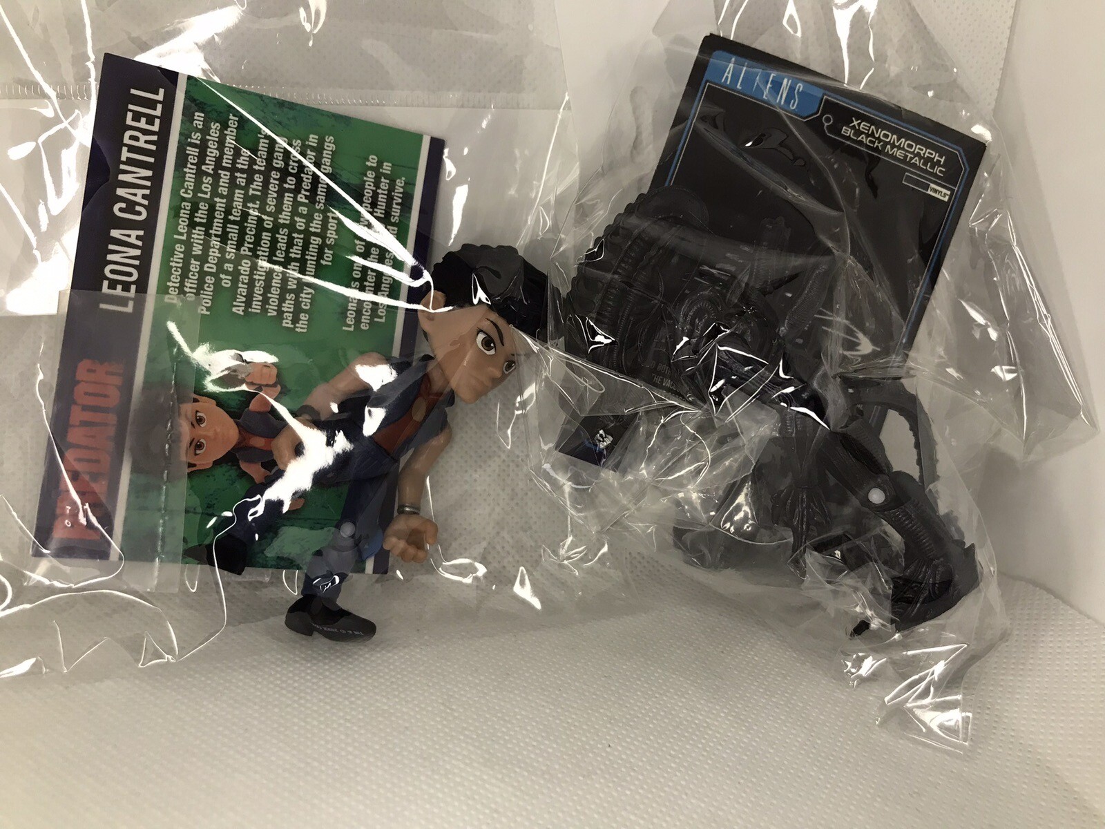 Loyal Subjects tls Predator Leona Cantrell 1/48 Chase & Alien Figure ...