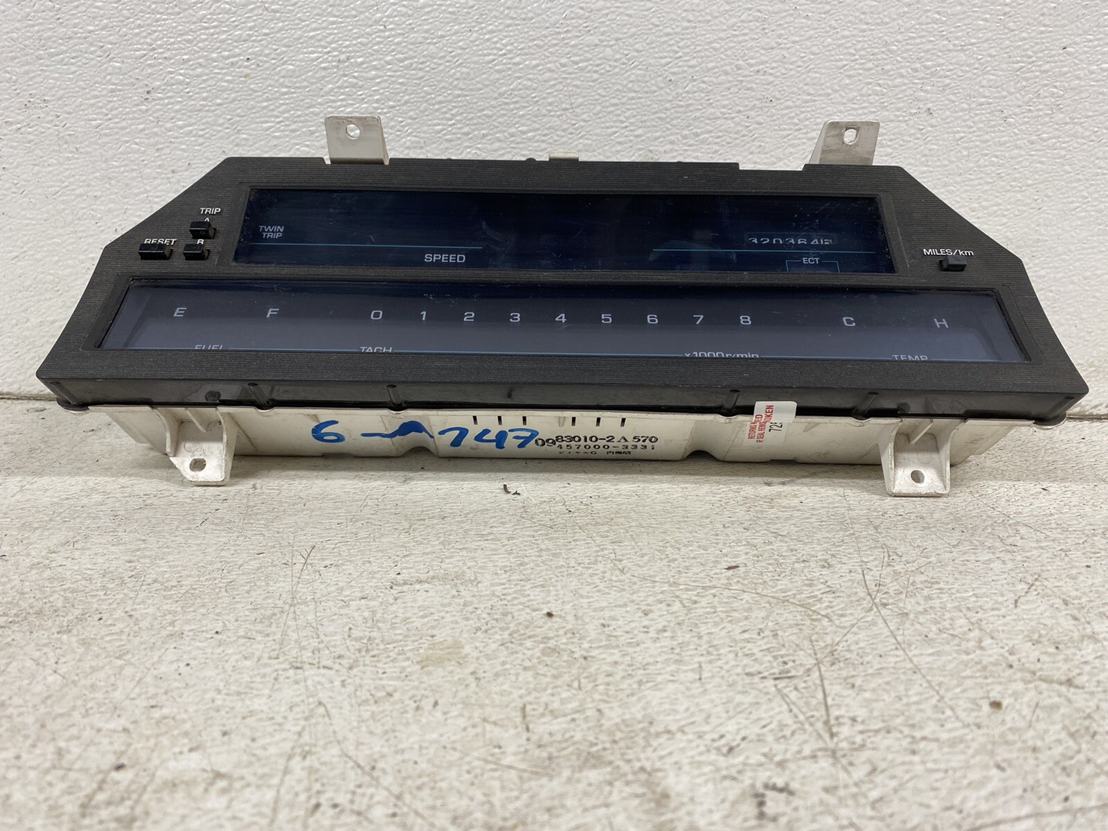 1985 Toyota Cressida A/T digital cluster speedometer tach instrument ...