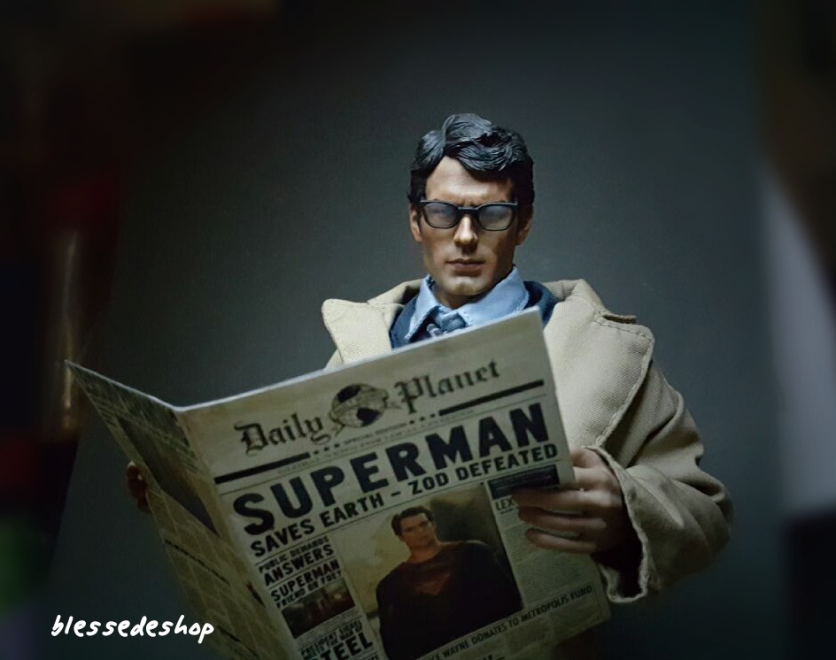 Henry Cavill Clark Kent Daily Planet Clark Kent's Glasses Actually Are