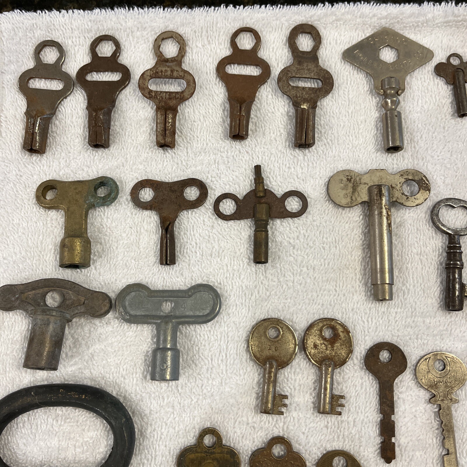 Vintage Key Lot 150+ Skelton Barrel Brass Yale Corbin Chicago Miller ...