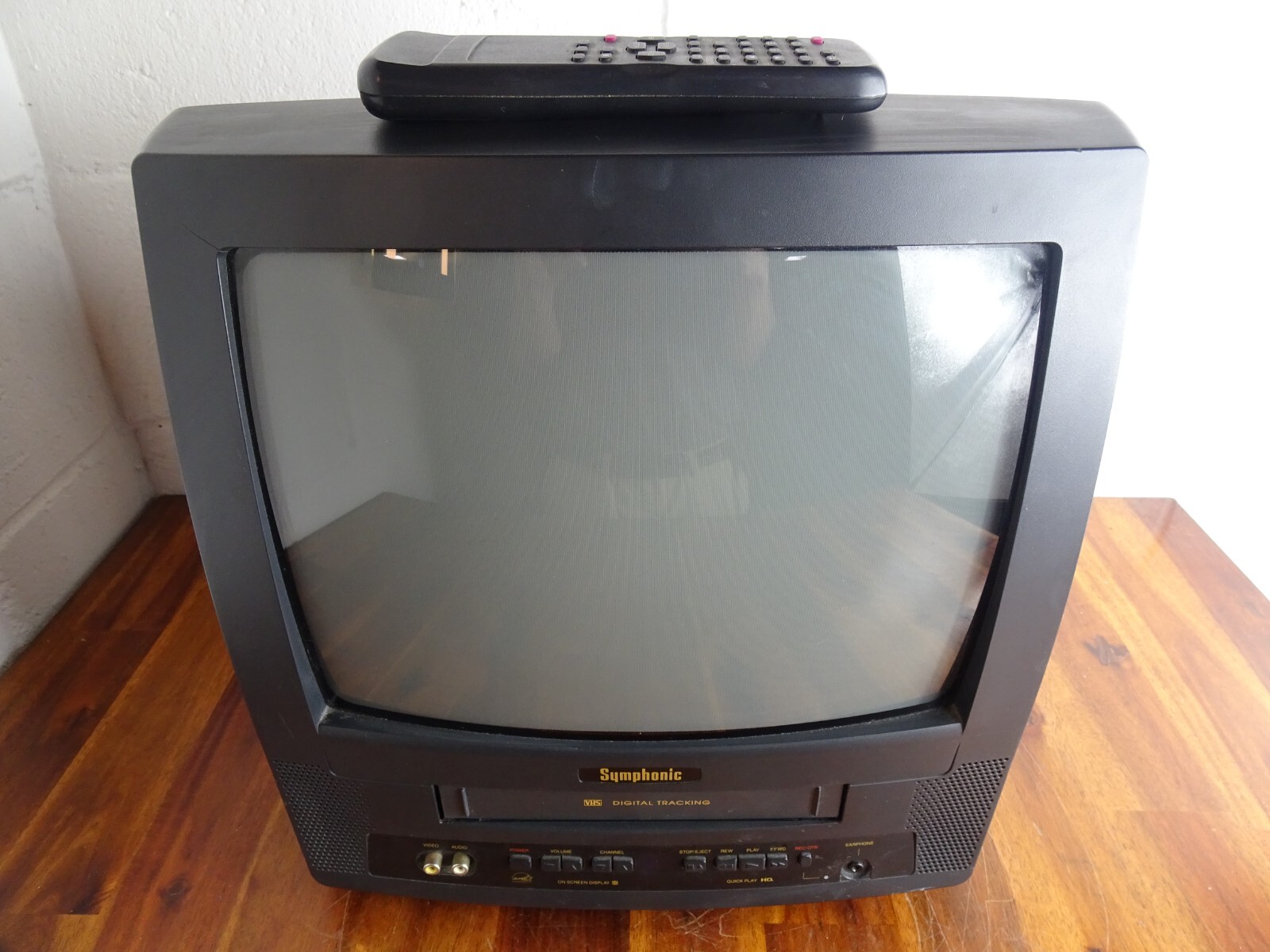 Symphonic 13” CRT TV/VCR Combo SC313D Retro Gaming 2003 w/Remote Tested ...