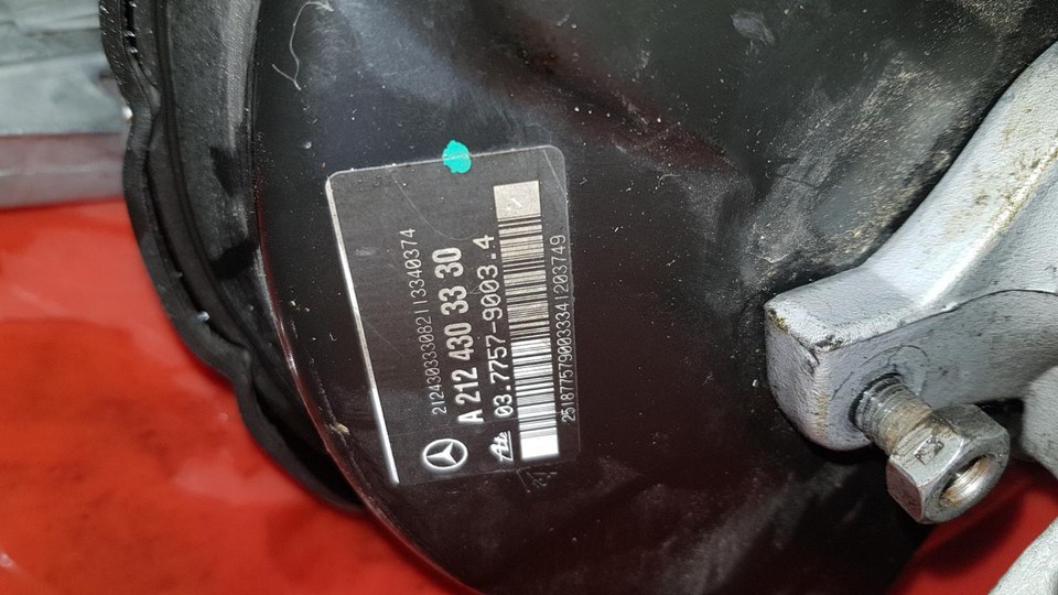 Brake Booster Master Cylinder Mercedes W218 W212 2124302030 2124303330 ...