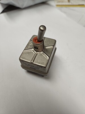 Cutler Hammer Eaton Mil Spec Toggle Switch MS25308-222 8838K9, 4pst 25A ...