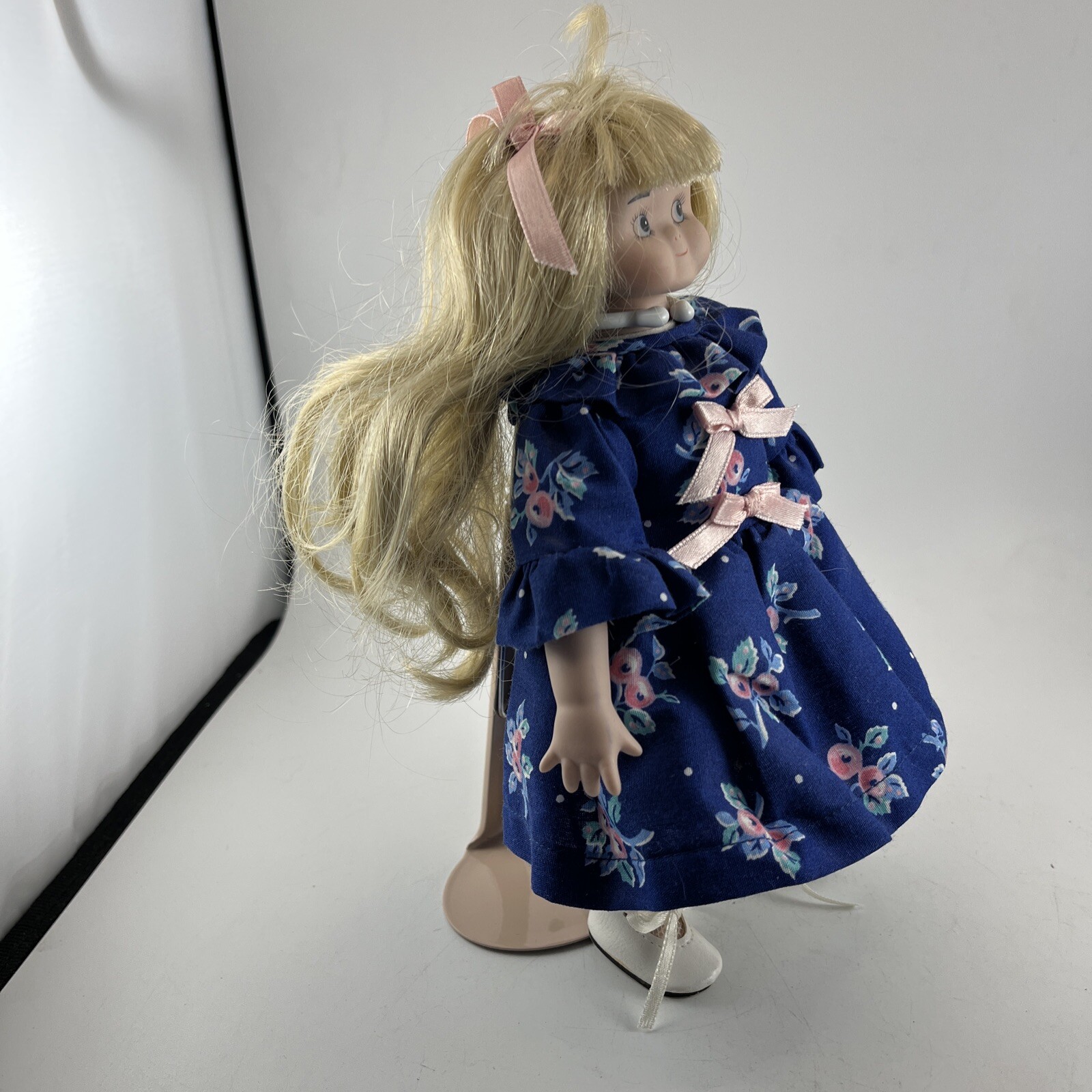 VTG Goebel Bette Bell 1994 Dolly Dingle Dolls 8" Porcelain Doll W/Stand ...