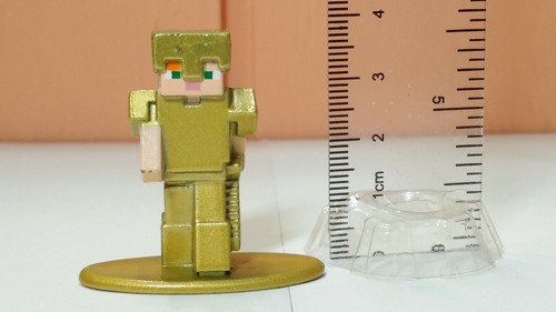 Alex in Gold Armor MINECRAFT game Nano MetalFigs Metal Die Cast MiniFig ...
