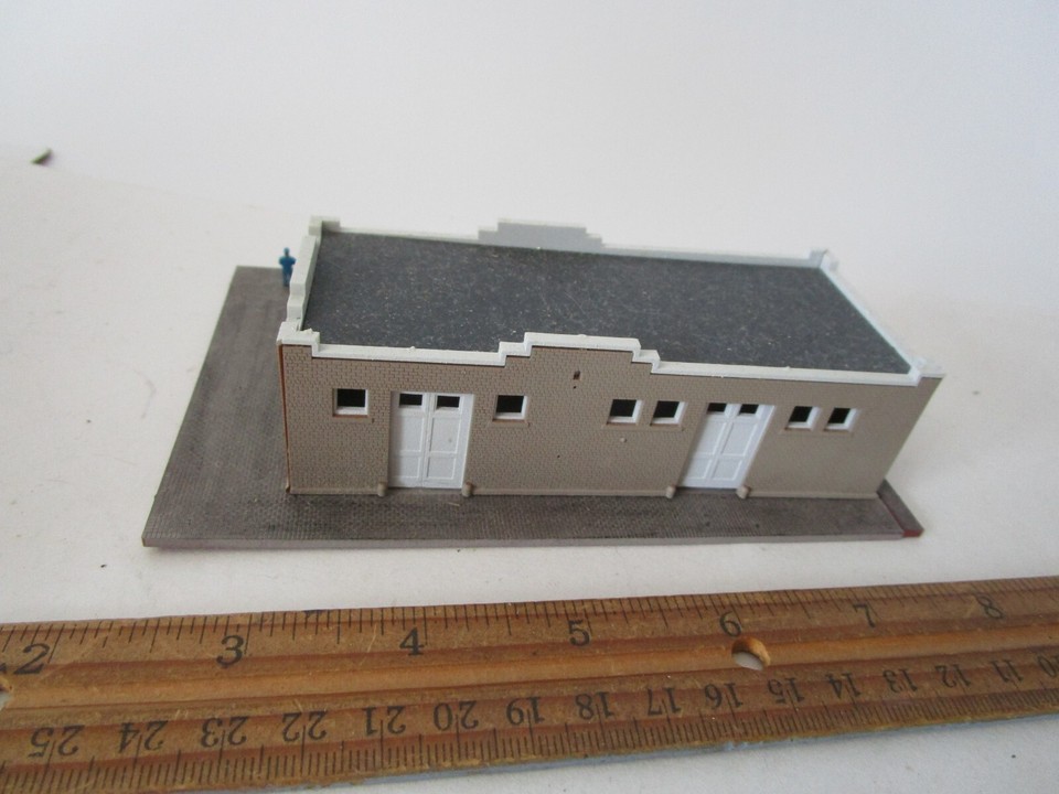Vintage Built N Scale City Building W/ Figures For Train Layout | eBay