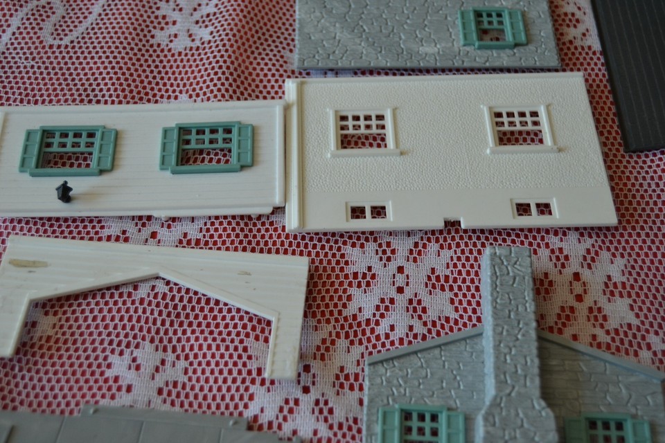 Vintage Plasticville building / house LOT ~ for parts ~ Split Level 2 ...