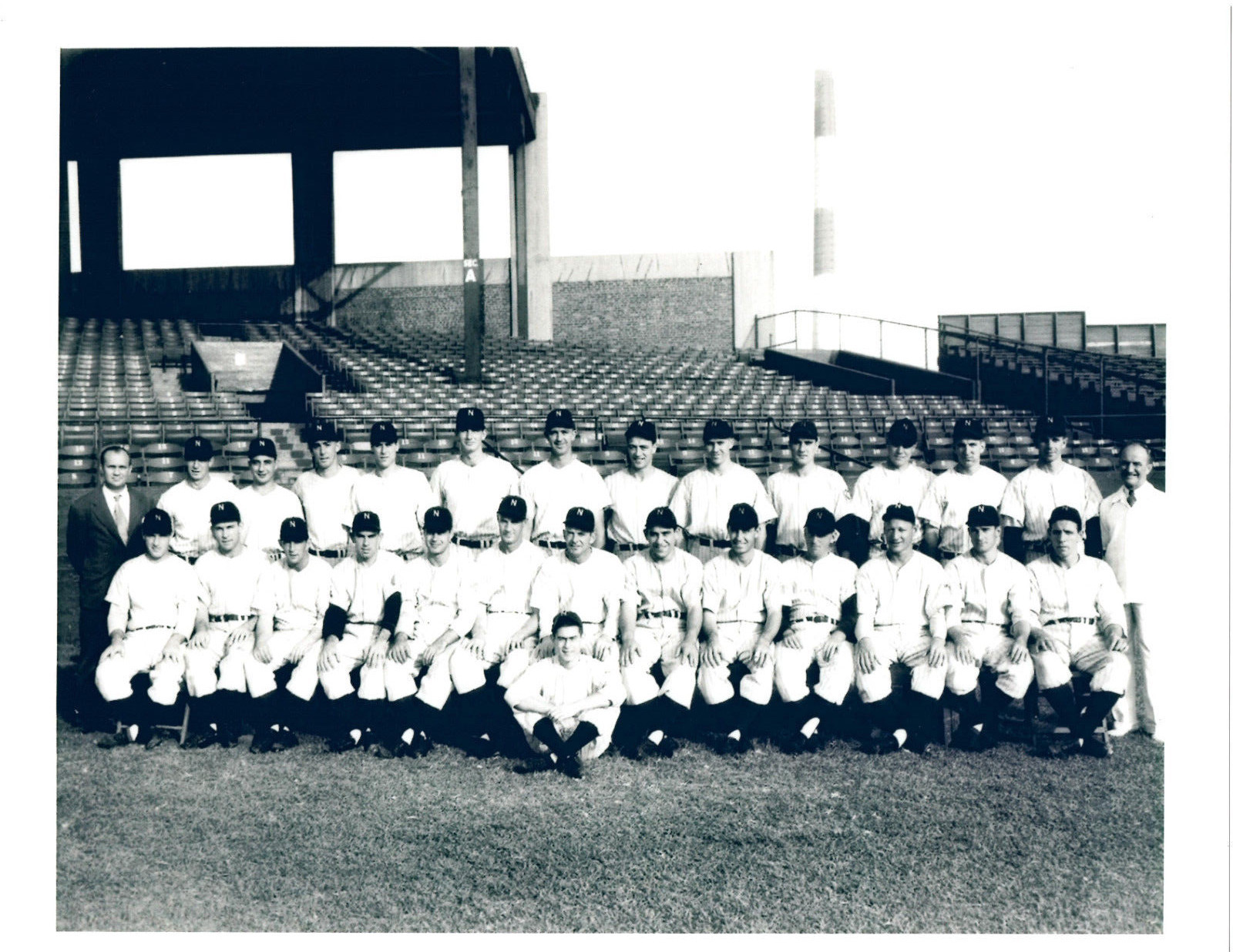 1946 NEWARK BEARS TEAM 8X10 PHOTO YOGI BERRA YANKEES BASEBALL HOF USA ...