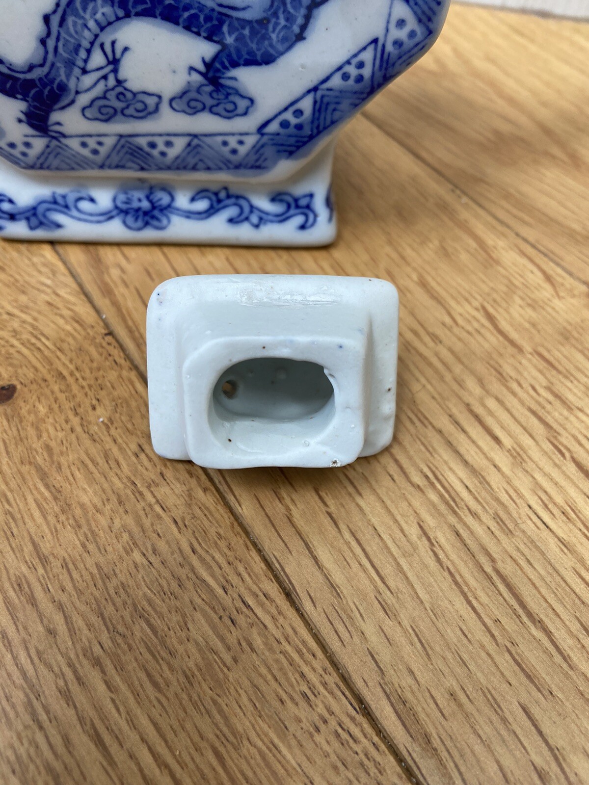 Blue & White Chinese Decorative Slimline Teapot With Lizard/Dragon ...