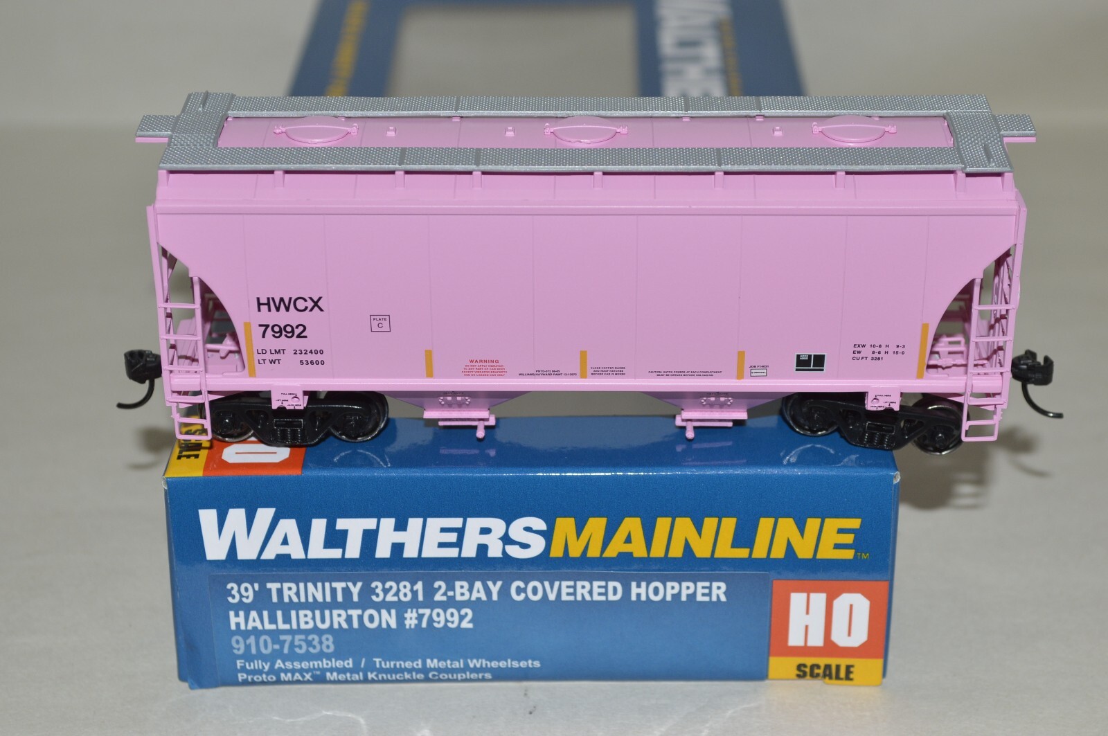 HO Walthers Haliburton PINK Trinity 3281 2 bay covered hopper car train ...