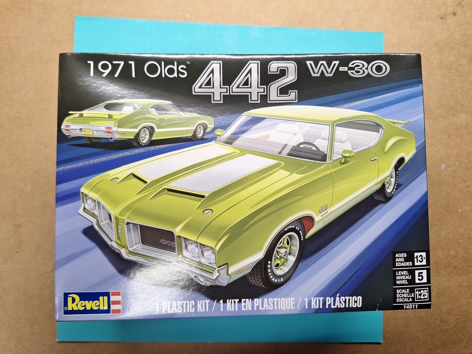 Revell AMT Ertl Monogram MPC 1/25 1971 Olds Cutlass 442 W-30 Body ...