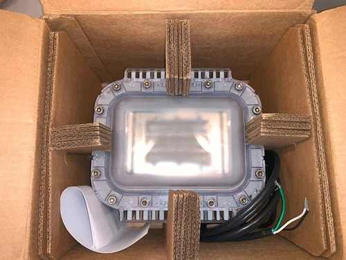 SafeSite LED Area Light NEMA 4X CLASS 2 CW 7000LM LED DIALIGHT HZFFC2N ...