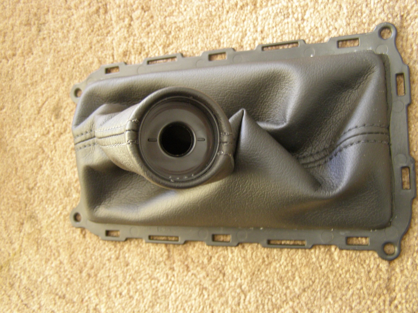 NOS OEM Ford 2010 2011 Mustang Shifter Boot Manual Transmission GT V6 ...