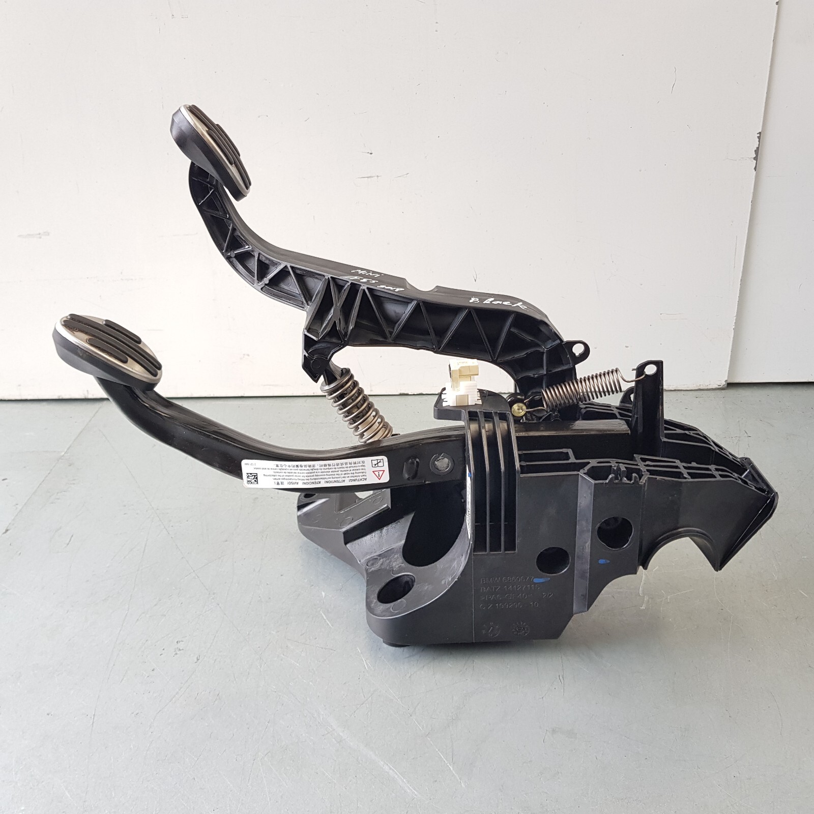 MINI COOPER F55 JCW 2.0i MANUAL 2019 BRAKE AND CLUTCH PEDAL 6860677 ...