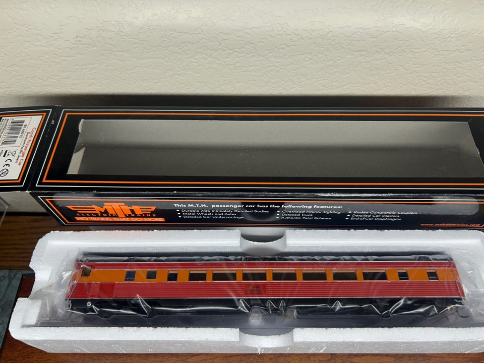 SOUTHERN PACIFIC LINES - DAYLIGHT PASSENGER COACH w/INTERIOR - MTH HO ...