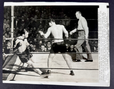 1939 Press Photo Joe Louis knocks Out Jack Roper Boxing Champion ...