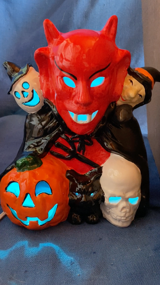 Vintage 1970s Halloween Light Up Color Change Ceramic Lamp Devil Skull ...