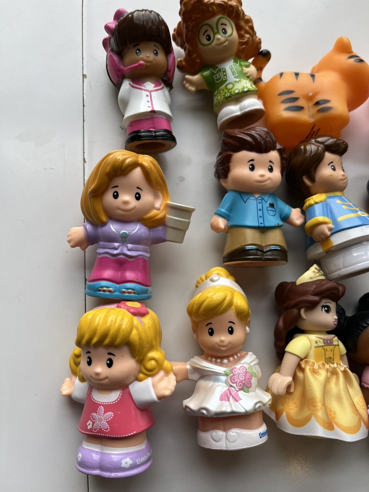 14 Random Fisher Price Little People Figures, Animals and an Elmo | eBay