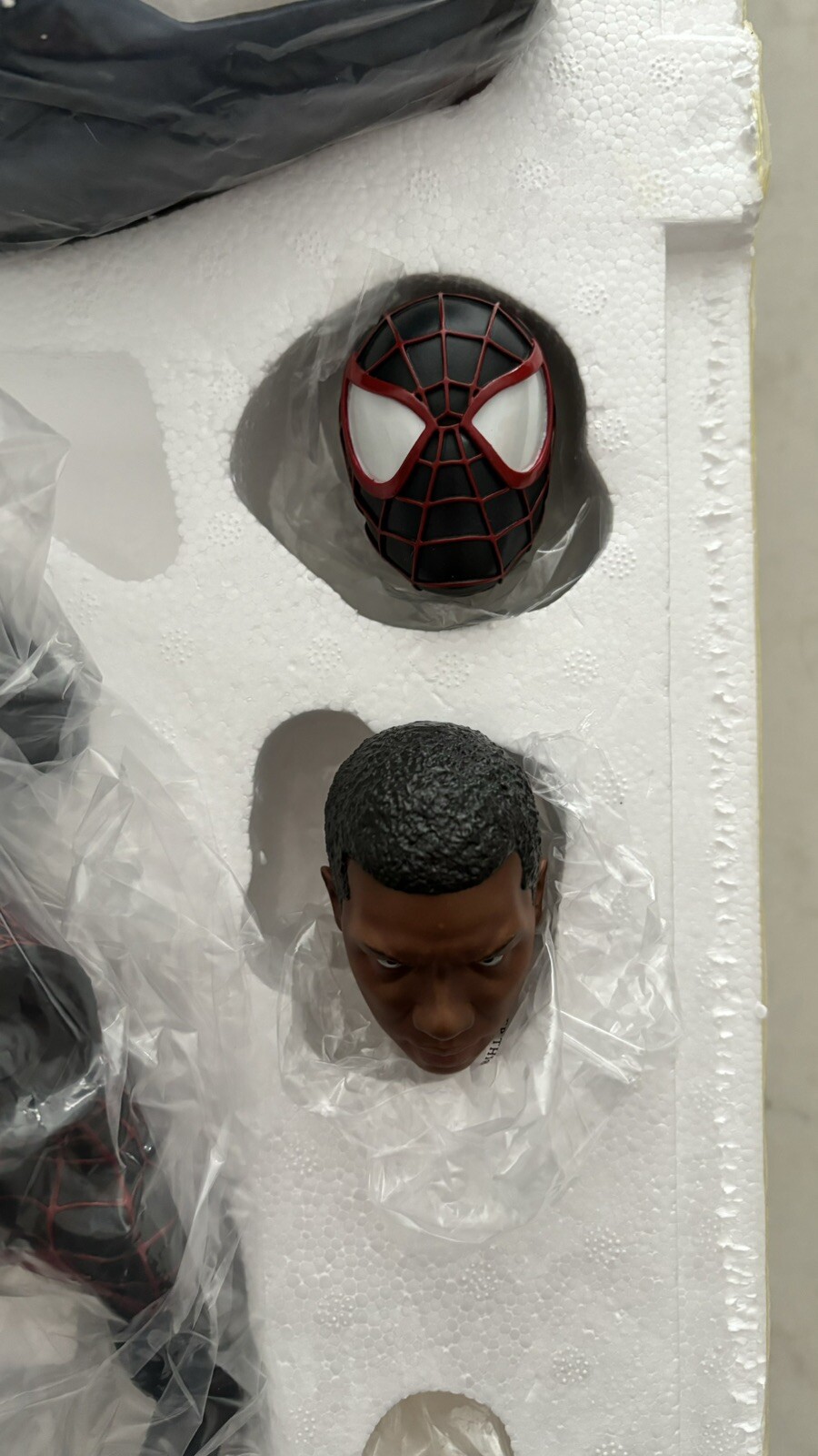 Sideshow Exclusive Spider-Man Miles Morales Premium - 2 Heads - Slimy ...