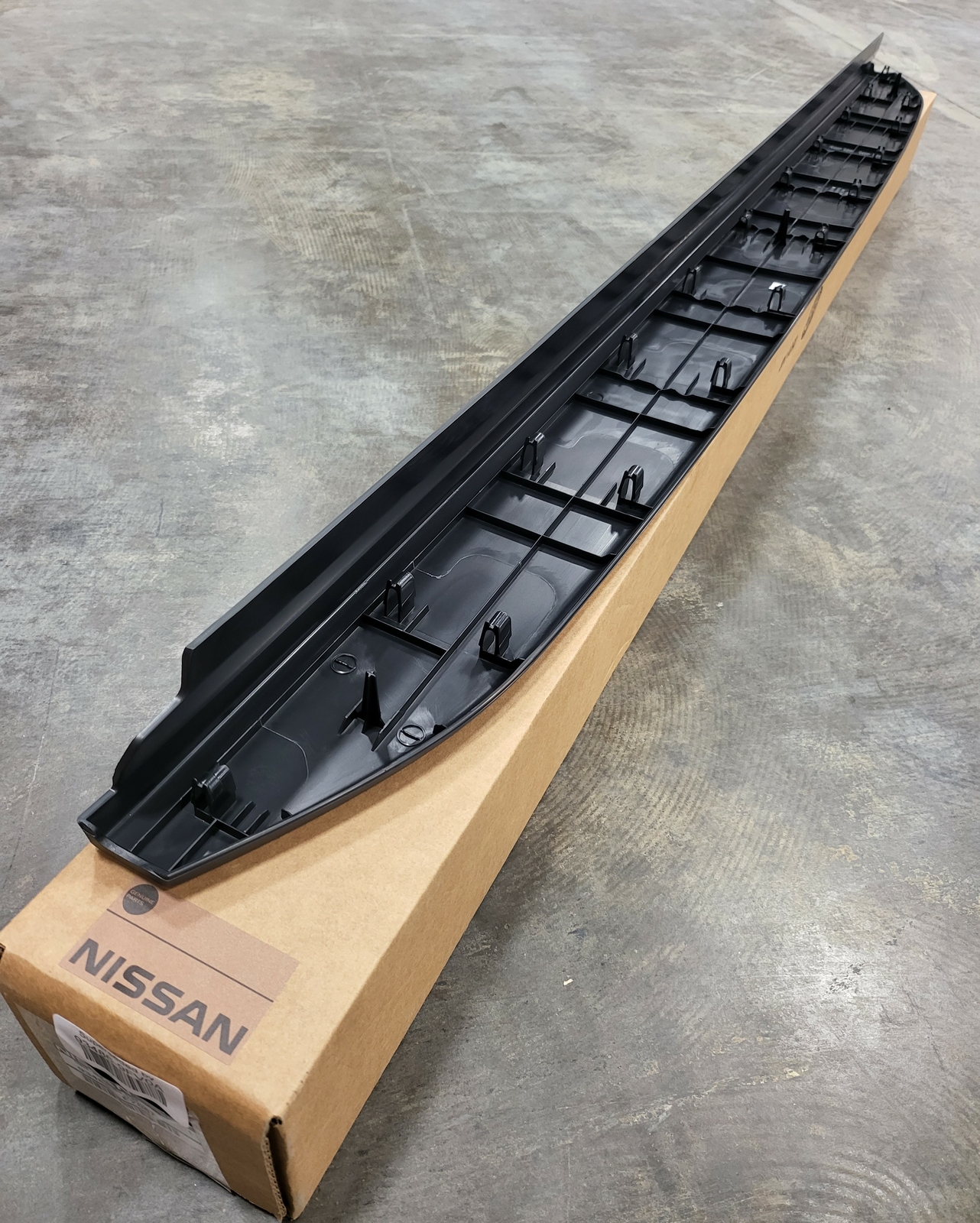 Genuine OEM Nissan 93486-9FV0A Tailgate Cover 2017-2021 Titan 2016-2017 ...