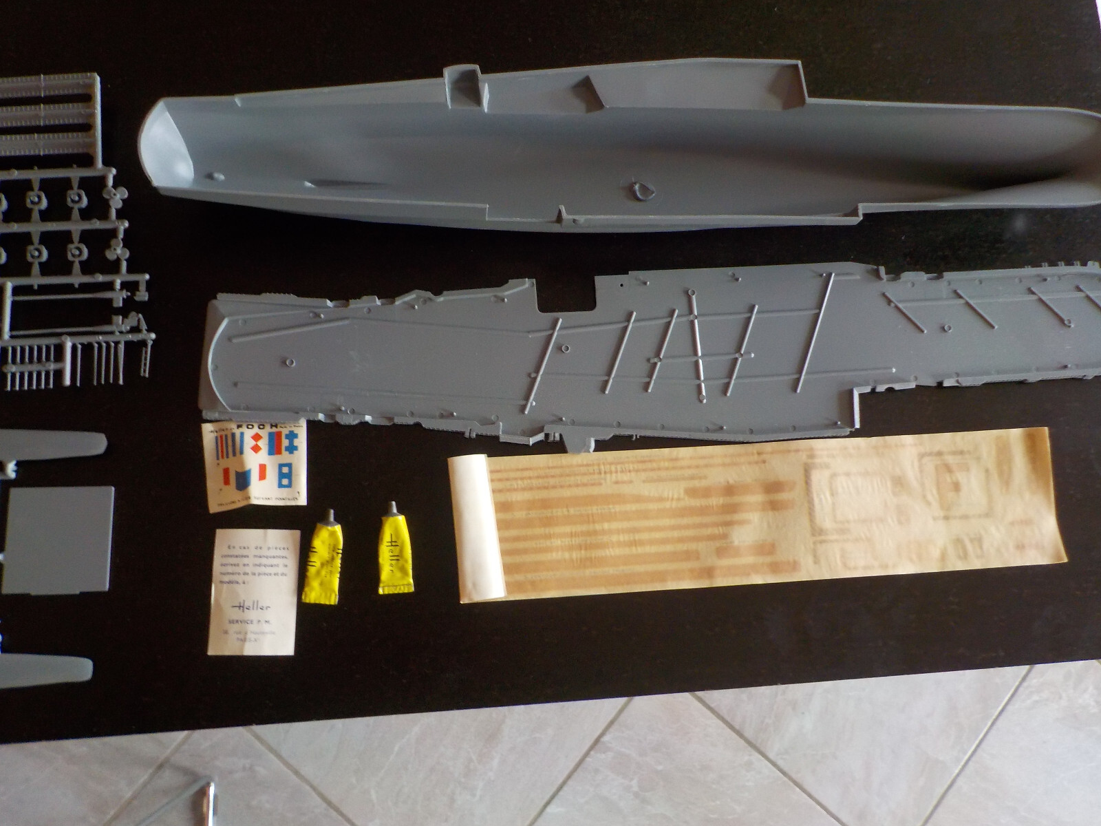Maquette Porte-Avion *Foch - *Heller | eBay
