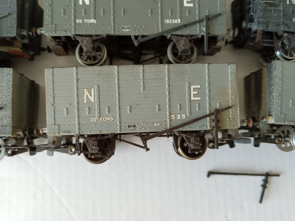 12 kit built OO gauge Slaters kits NER 20 ton hopper wagons with metal ...