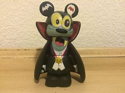 Viynlmation Vampire Goofy EUC Halloween 3.5" Disney World | eBay