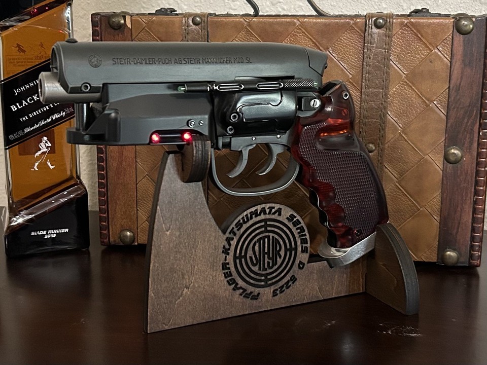 Tomenosuke Paragon FX Blade Runner Blaster Wood Display Stand 1/2 ...