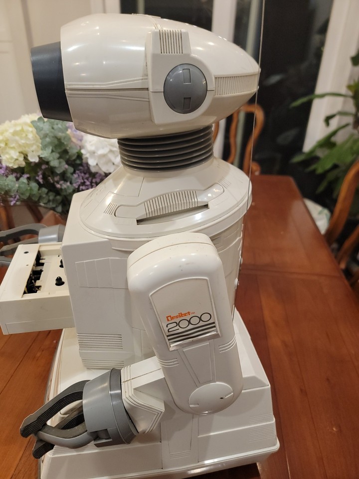 LOOK Vintage TOMY OMNIBOT 2000 Robot | eBay