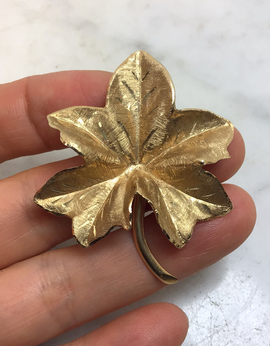 Vintage 14K Gold Brushed Yellow Maple Leaf Pin Brooch… - Gem