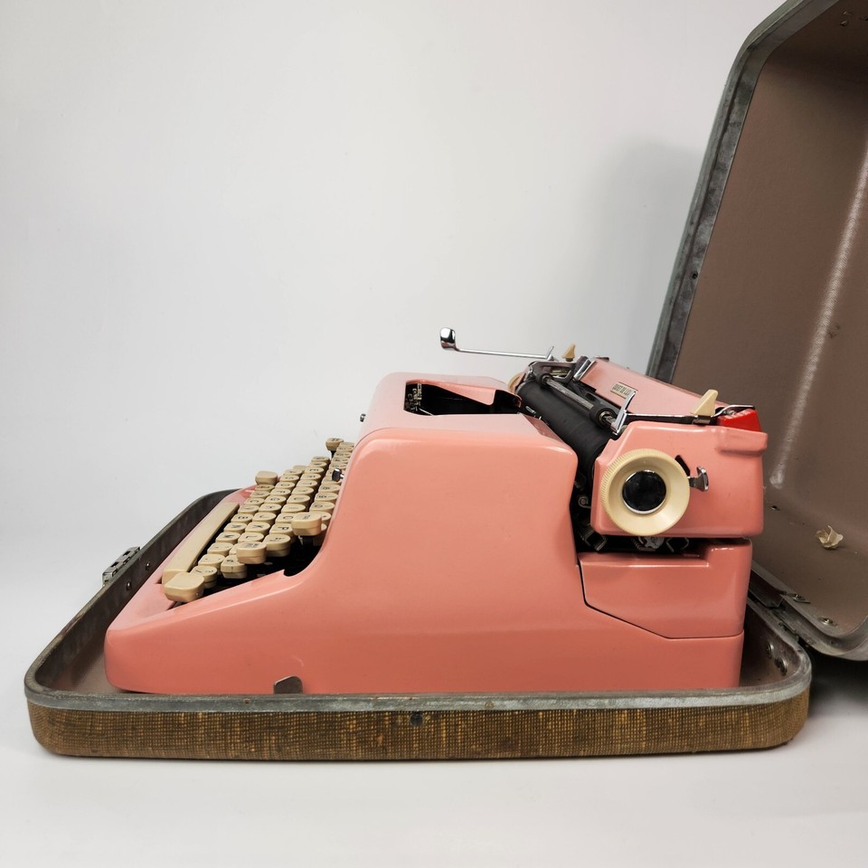 VTG 50s Royal Typewriter Bubble Gum Pink Retro Carrying Case Mid ...