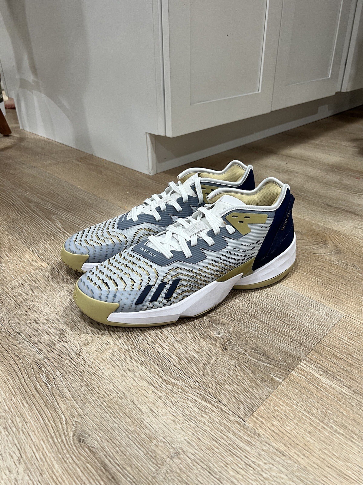 Men's Adidas Georgia Tech D.O.N Mitchell Issue 4 Lightlock Shoes Size ...