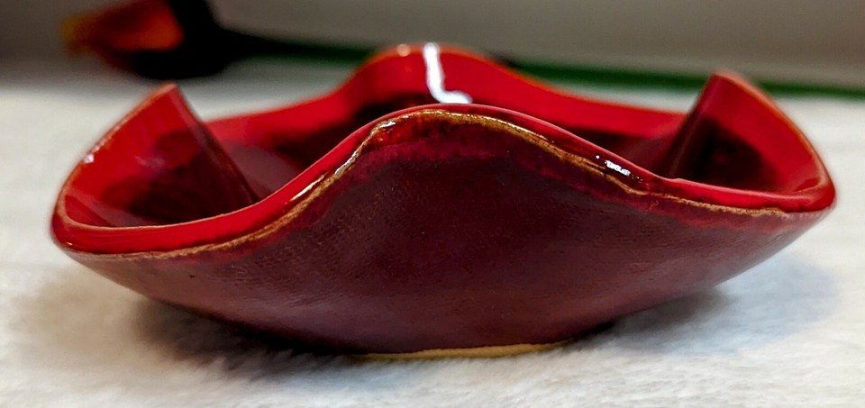 Red Ruffle Top Pottery Bowl w/Light Red Rim & w/Sun on bottom Signed ...