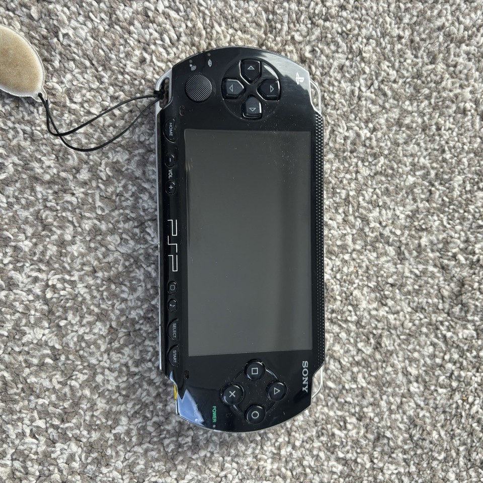 Sony PSP 1004 Console Bundle with Games & Carry Case No Charger – Good ...