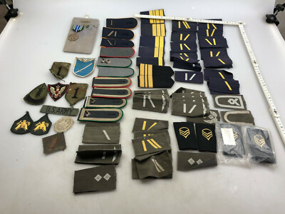 Militär Rangabzeichen ca. 70x Schulterstücke ua. US Army BW NVA Vopo ...