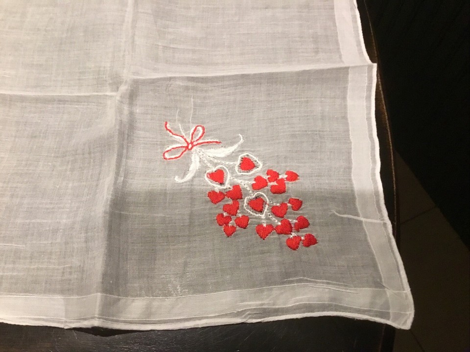Vintage Embroidered Hearts/Valentine Hankie/Handkerchief 11" #193A ...
