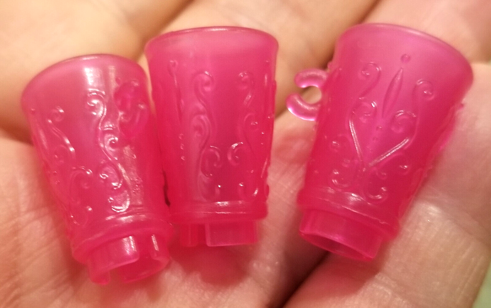 33pc BARBIE ACCESSORY LOT~CUPS~DISHES~SILVERWARE~DRINKS~UTENSILS~BOWL ...