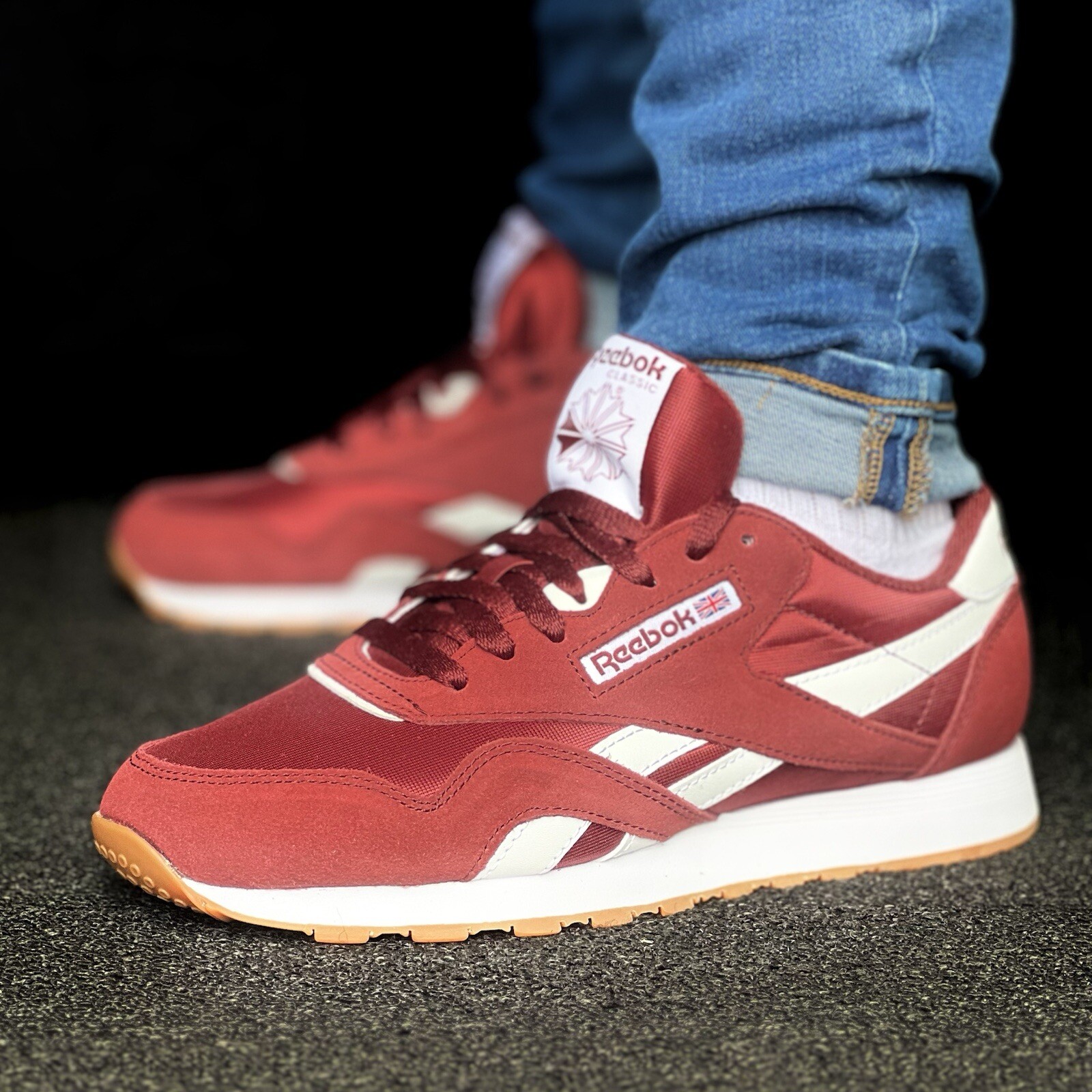 Reebok Classic Nylon Men’s Sneaker Running Shoe Maroon Athletic ...