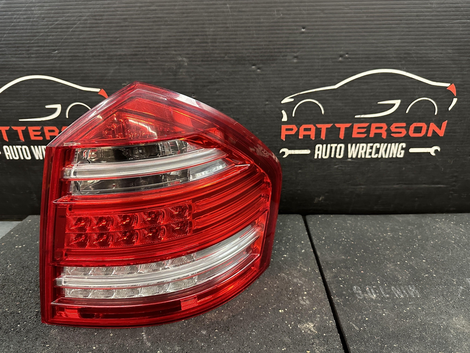 10-12 MERCEDES GL450 PASSENGER RIGHT RH UPPER BRAKE STOP TAIL LIGHT ...