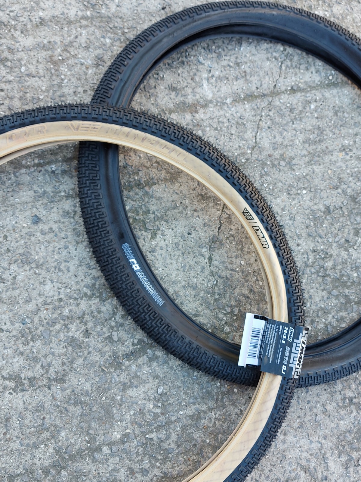 DMR - Moto DJ Tyre - 26x2.2" Black / Skin Wall Dirt Jump MTB Mountain ...