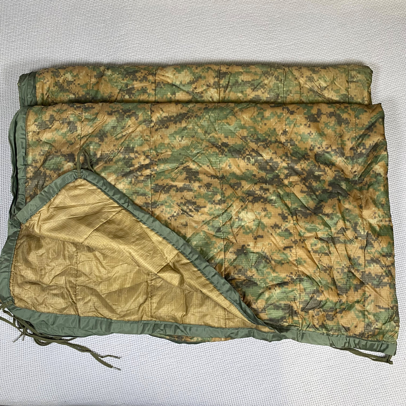 USMC Poncho Liner Woobie w/ Zipper MARPAT USGI Military Sleeping Bag ...